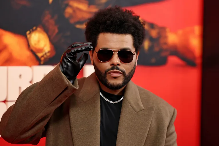 The Weeknd's "Blinding Lights" Becomes The First Song In Spotify ...