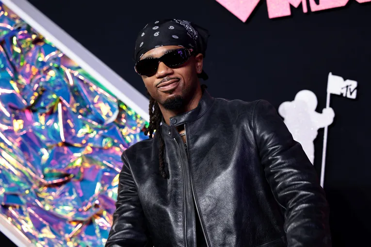 Metro Boomin Leaves His Party As Fans Refuse To Get Off Stage