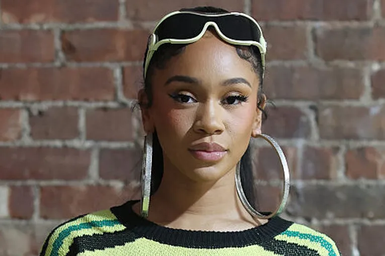 @its.chloee onlyfans communication was several SMS then