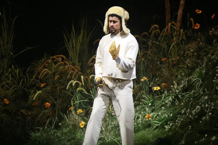 Bad Bunny & Doja Cat Tease Awkwardly Funny ‘SNL’ Season Premiere Promo