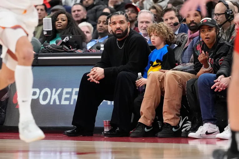 Drake Pops Out In Houston While Fans Beg For New Album "ICEMAN"