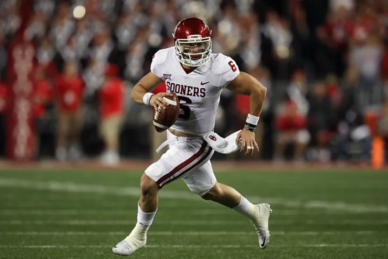 Oklahoma QB Baker Mayfield Shuts Down Mia Khalifa
