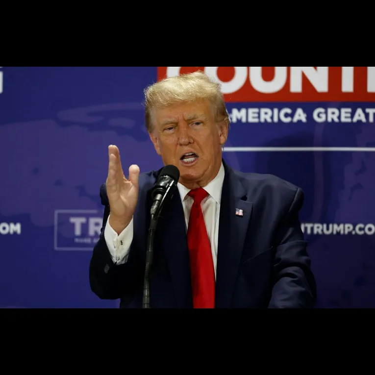 Donald Trump Blasts Howard Stern During Overnight Rant On Social Media