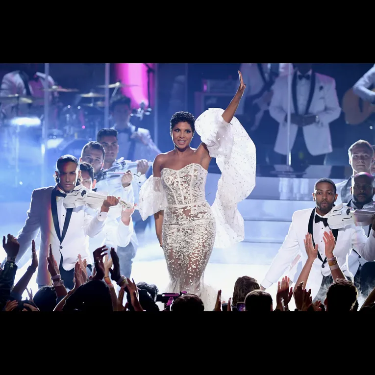 7 R&B Singers Who Are Libras