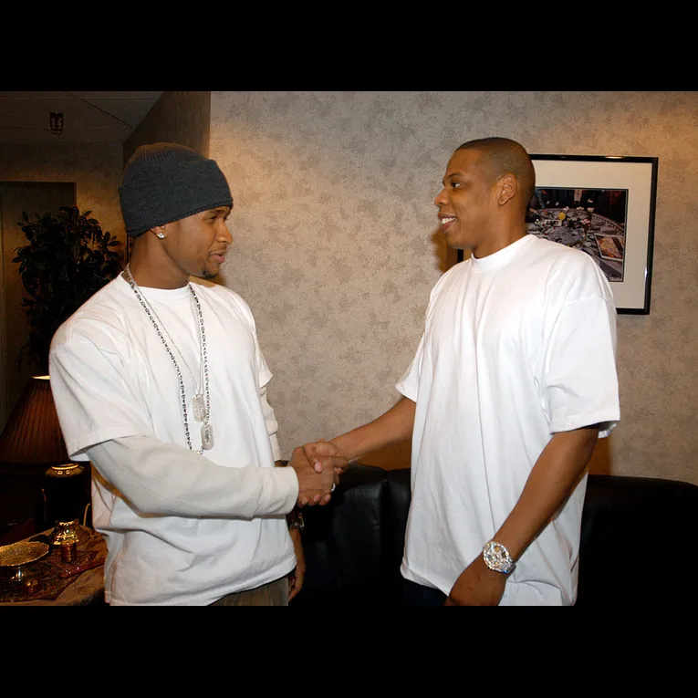 Usher Recalls JAY-Z Calling Him About Super Bowl Halftime: “It’s Time”