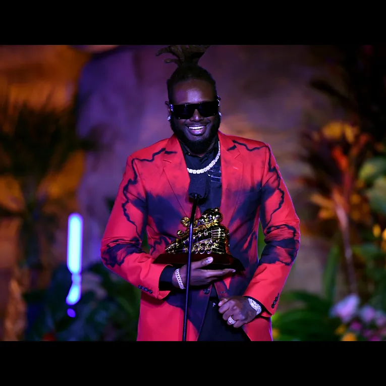 T-Pain Accepts Legend Award At 2023 Soul Train Awards & Performs Medley ...