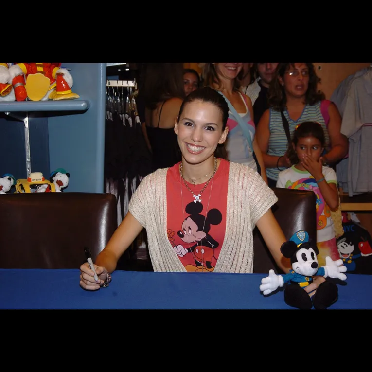 Christy Carlson Romano Net Worth 2024: What Is The "Kim Possible" Icon ...