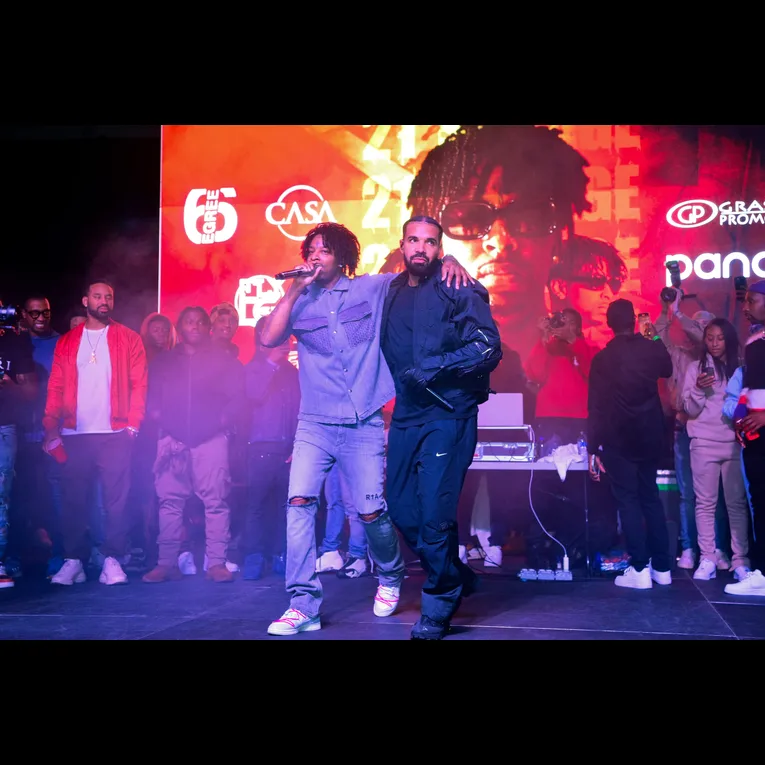 Drake Incorporates Bizarre Dog Mascot On "It’s All A Blur Tour — Big As ...