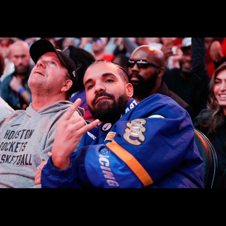 Drake Gifts Pregnant Fan $25,000 & An Invite Into The VIP Section