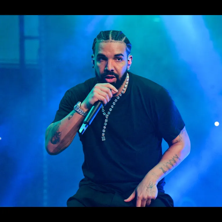 Drake Offers To Pay For Fan’s Divorce: “You Need To Be Single Out Here”