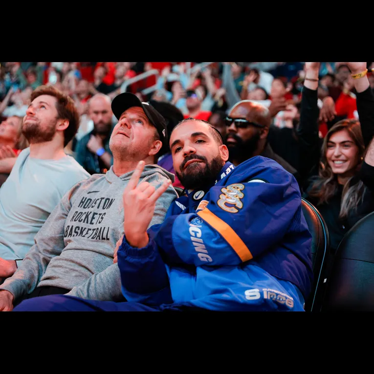 Drake Is Feeling "Jolly" Since Moving On From Kendrick Lamar Feud ...