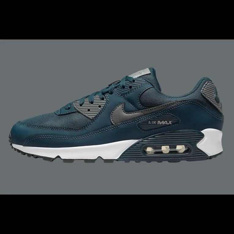 Nike Air Max 90 “Armory Navy” Gets Official Images