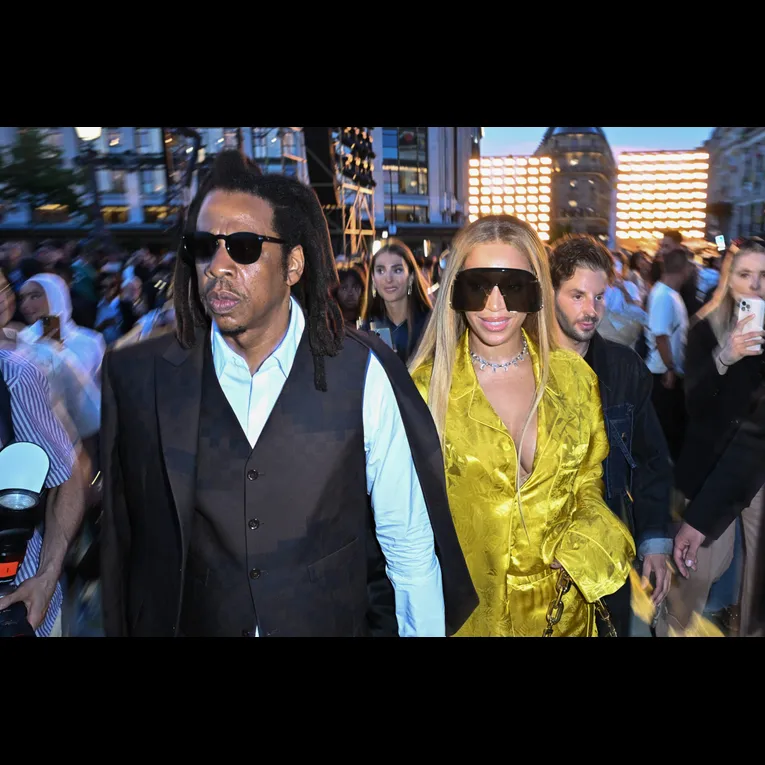 Jay-Z & Beyonce Go For A Night Out In New York City After 40/40 Club ...