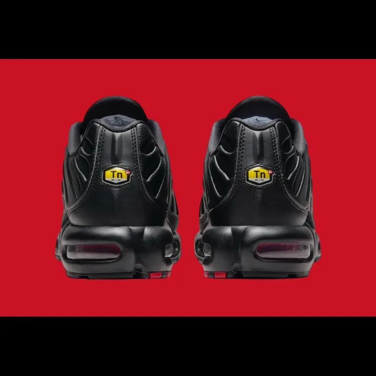 Nike Air Max Plus Leather “Bred” Officially Unveiled