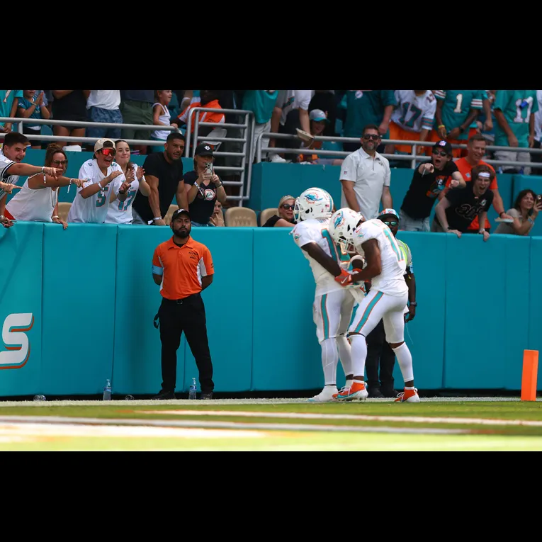 Tyreek Hill's Pre-Game Arrest Leads To Cop Being Put On Administrative ...