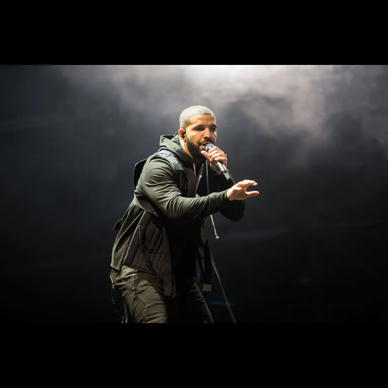 B.LOU Eviscerates Drake On Full Version Of "Certified P*ssy Boy" Diss Track