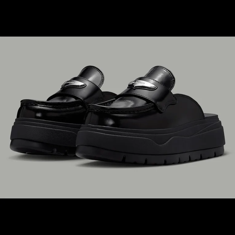 First Look At Women’s Air Jordan Mule “Black/Metallic Silver”