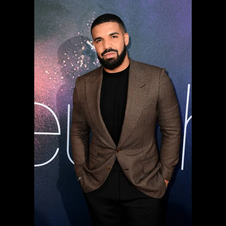 Drake Links With LeBron James, Michael B. Jordan, & More For Epic Meet-Up
