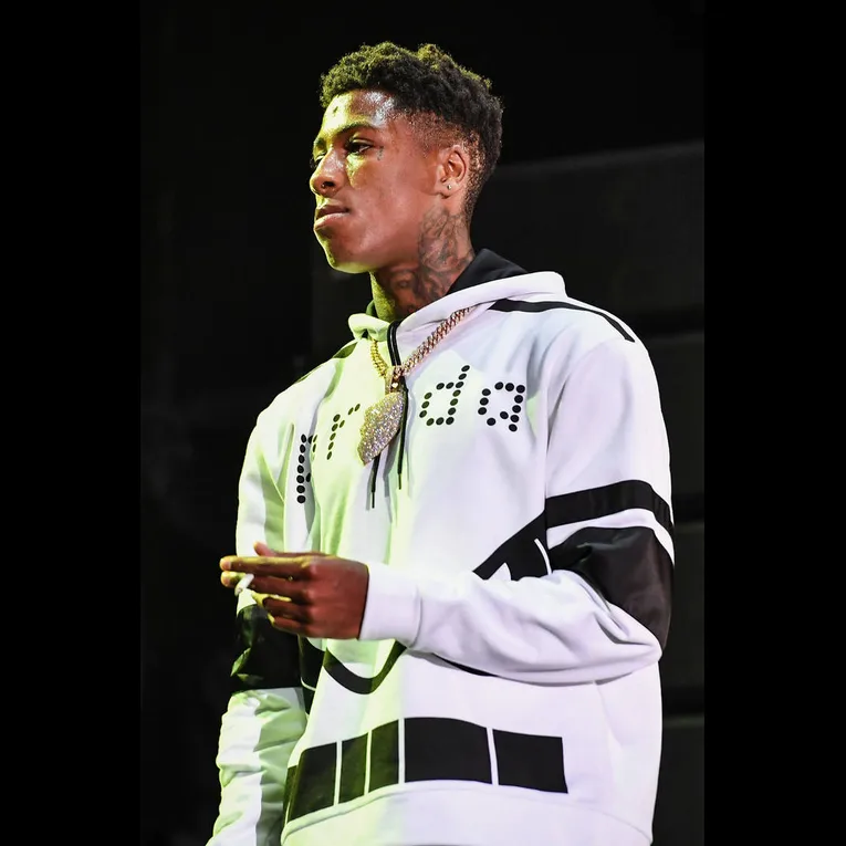 NBA YoungBoy Poses With GF Jazlyn Michelle & Their Baby In Happy Family ...