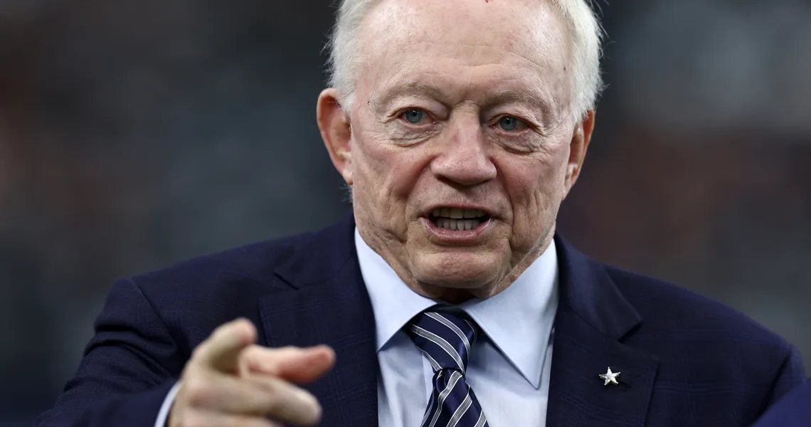 Jerry Jones Seen Defending Segregation In Unearthed Photo
