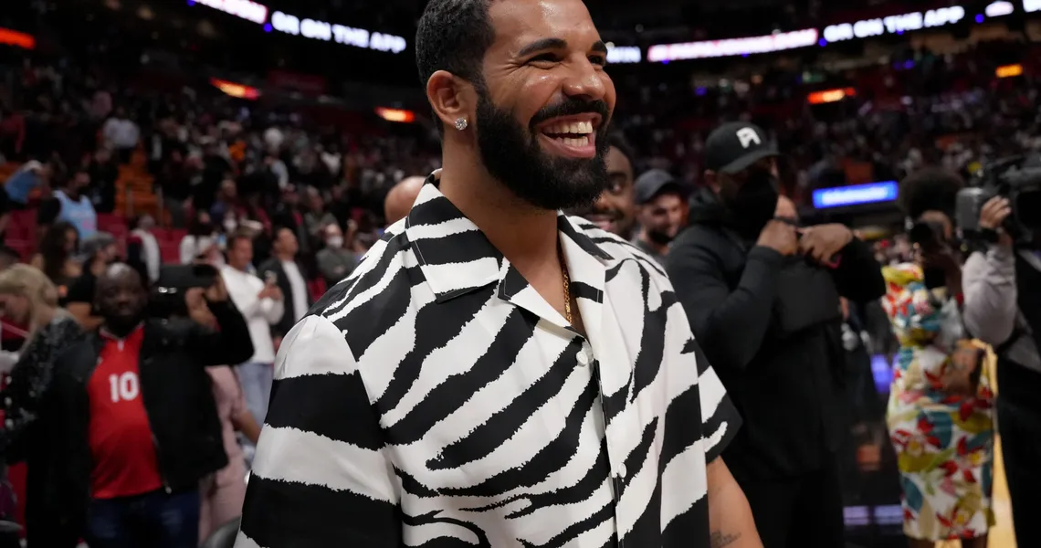 Drake & Sandra Graham's New Selfie Is Too Cute