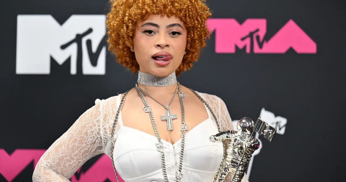 Ice Spice Shows Off Curves In Pink Tracksuit, Antonio Brown Chimes In ...