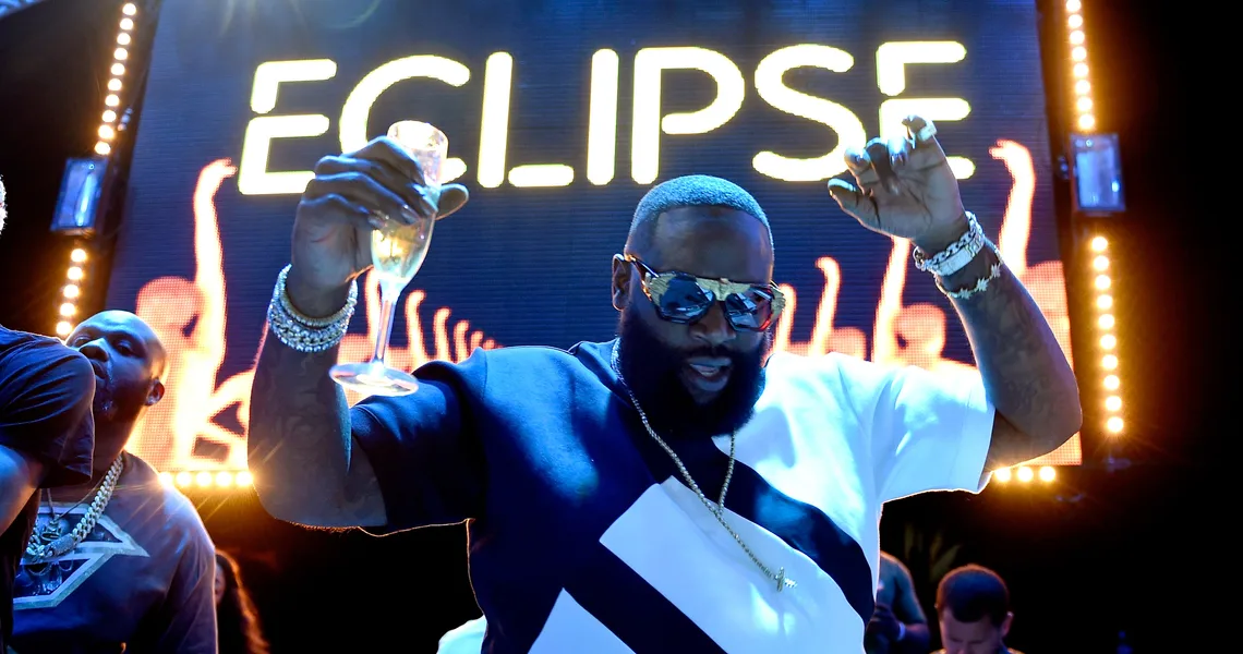 Justin Bieber & Diddy Pictured Partying Together In Throwback Post