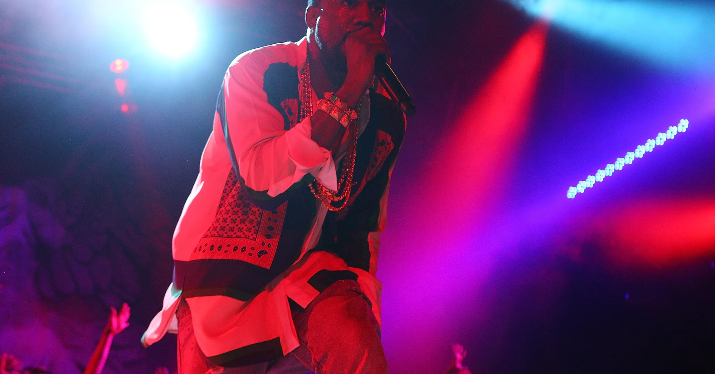 Kanye West Causes Mayhem At ComplexCon, Crowd Goes Wild
