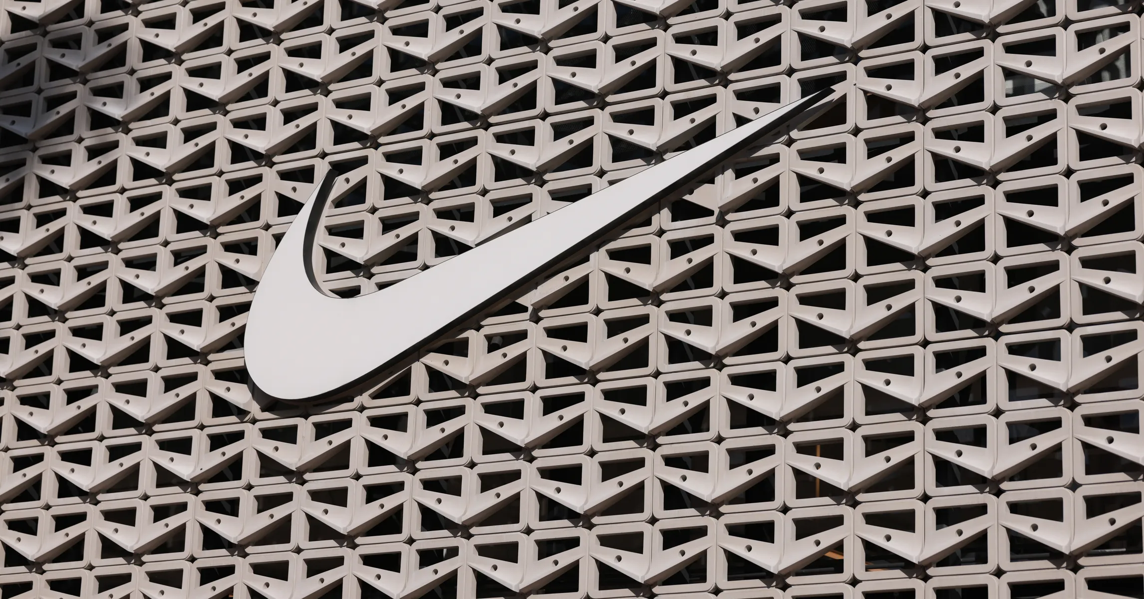 Nike Responds To Claims That Bots Are Responsible For SNKRS App Ls