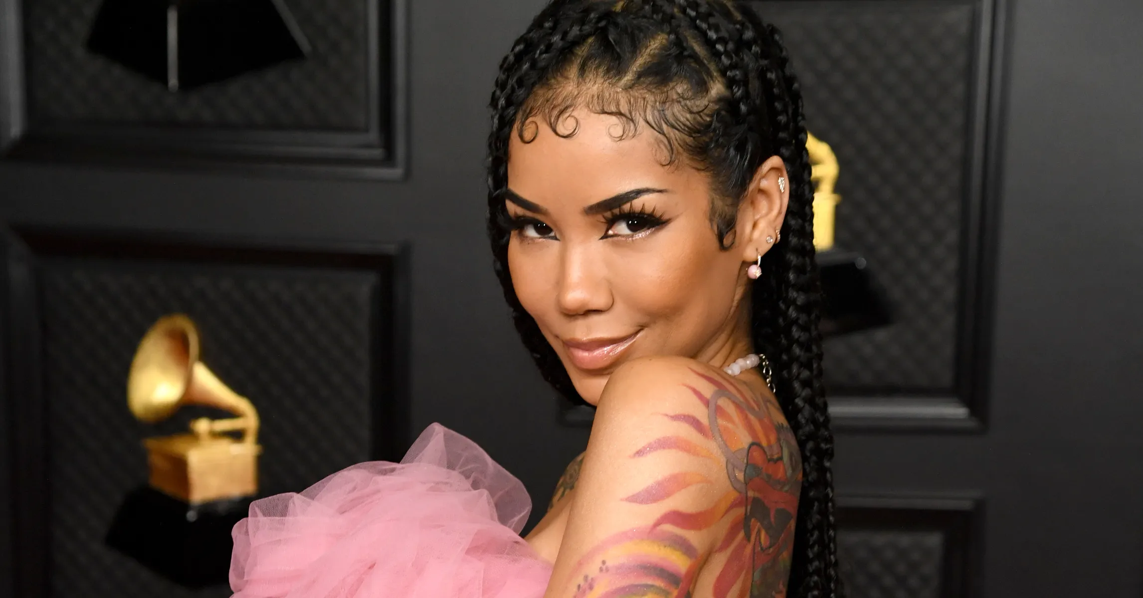 Jhené Aiko Dubs Herself "Nami & Noah's Mom" While Sharing Stunning Selfies