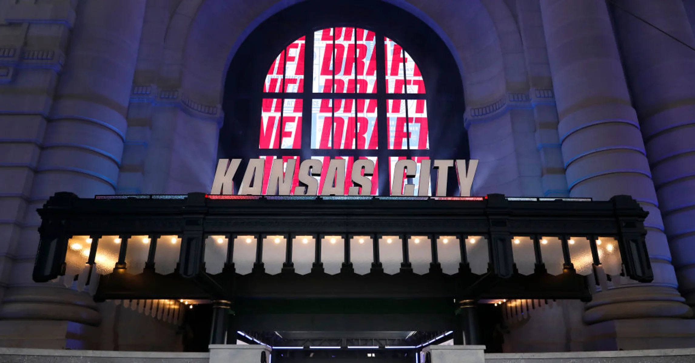 Kansas City Fans Show Out For NFL Draft
