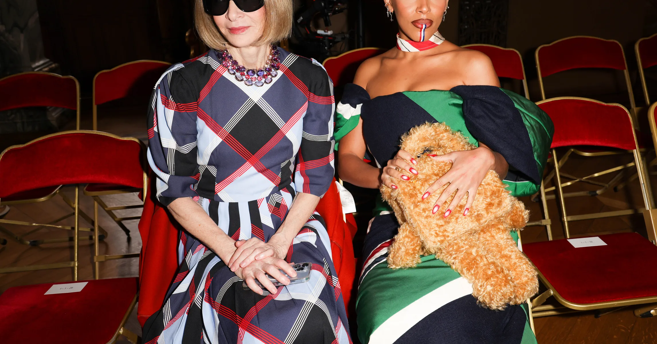 Doja Cat Vapes On Met Gala Red Carpet Despite Anna Wintour's No Smoking ...