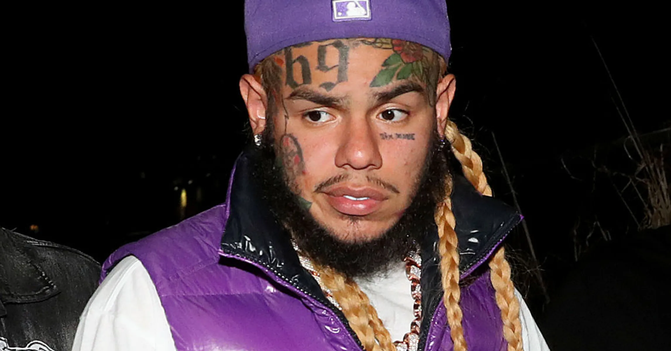 6ix9ine Enjoys Street Tacos In Mexico