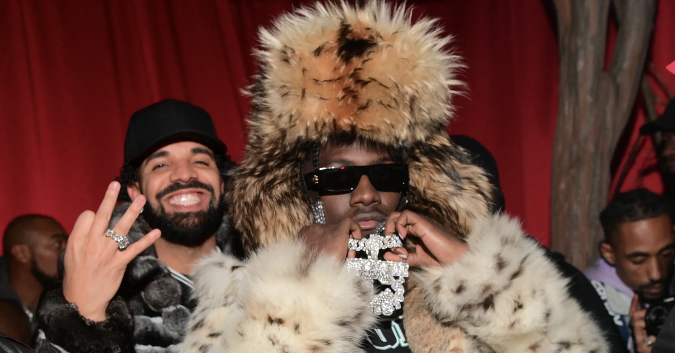 Drake & Lil Yachty's Bromance Continues As Canadian Urges Kick To Sign ...