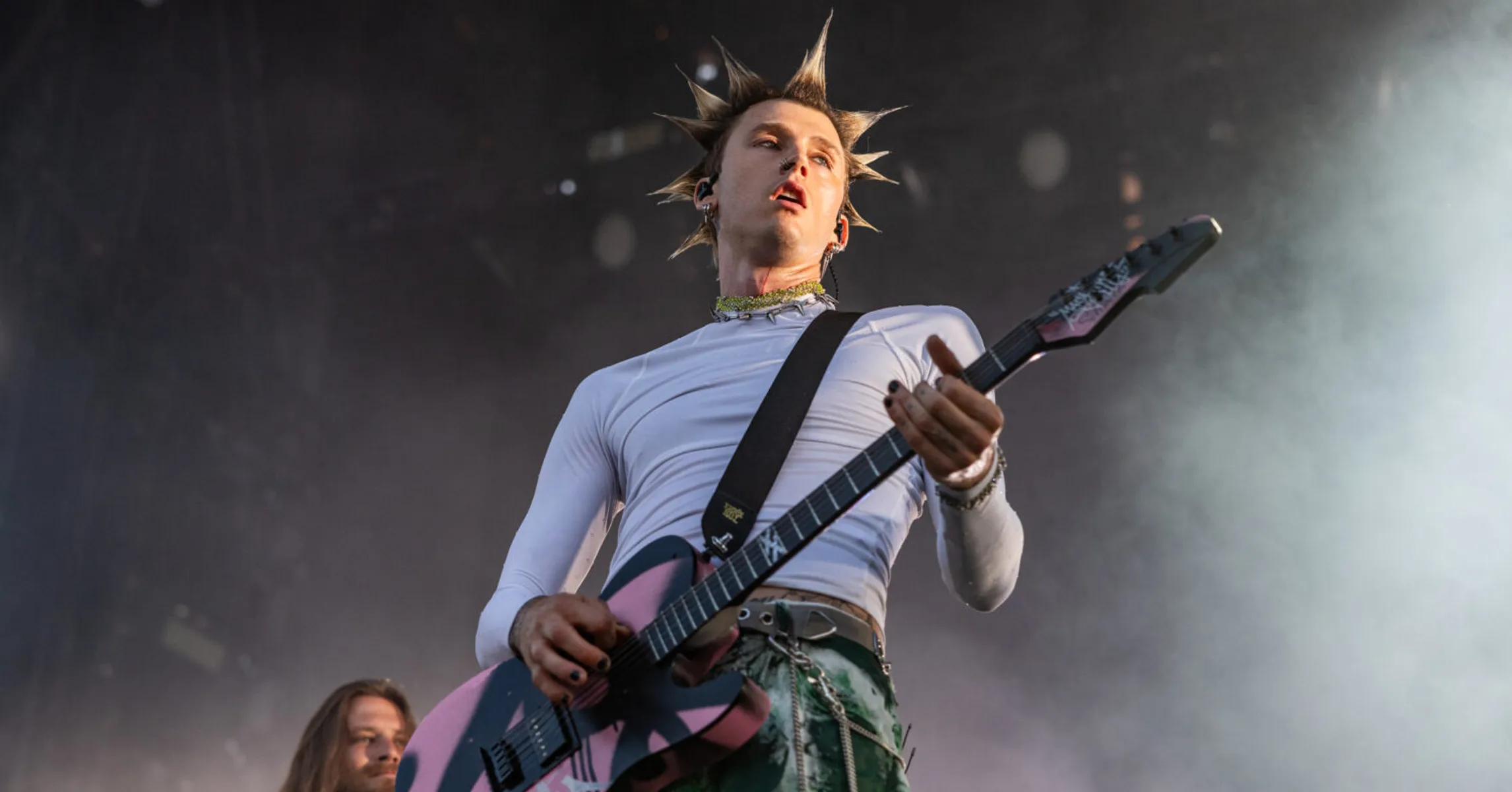 Machine Gun Kelly Allegedly Threw First Punch At Orange County Fair ...