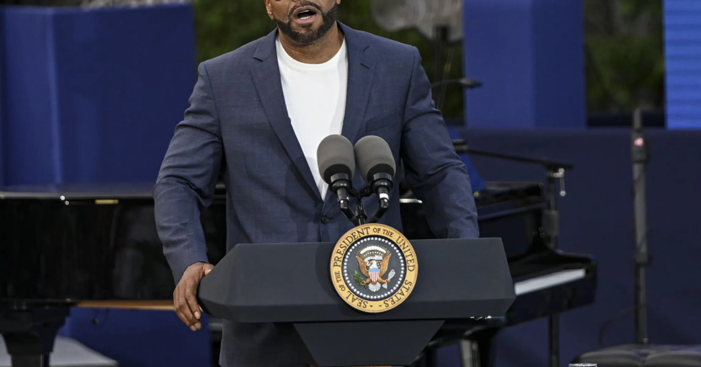 Method Man Shocks Fans With Impressive 500 Pound Deadlift