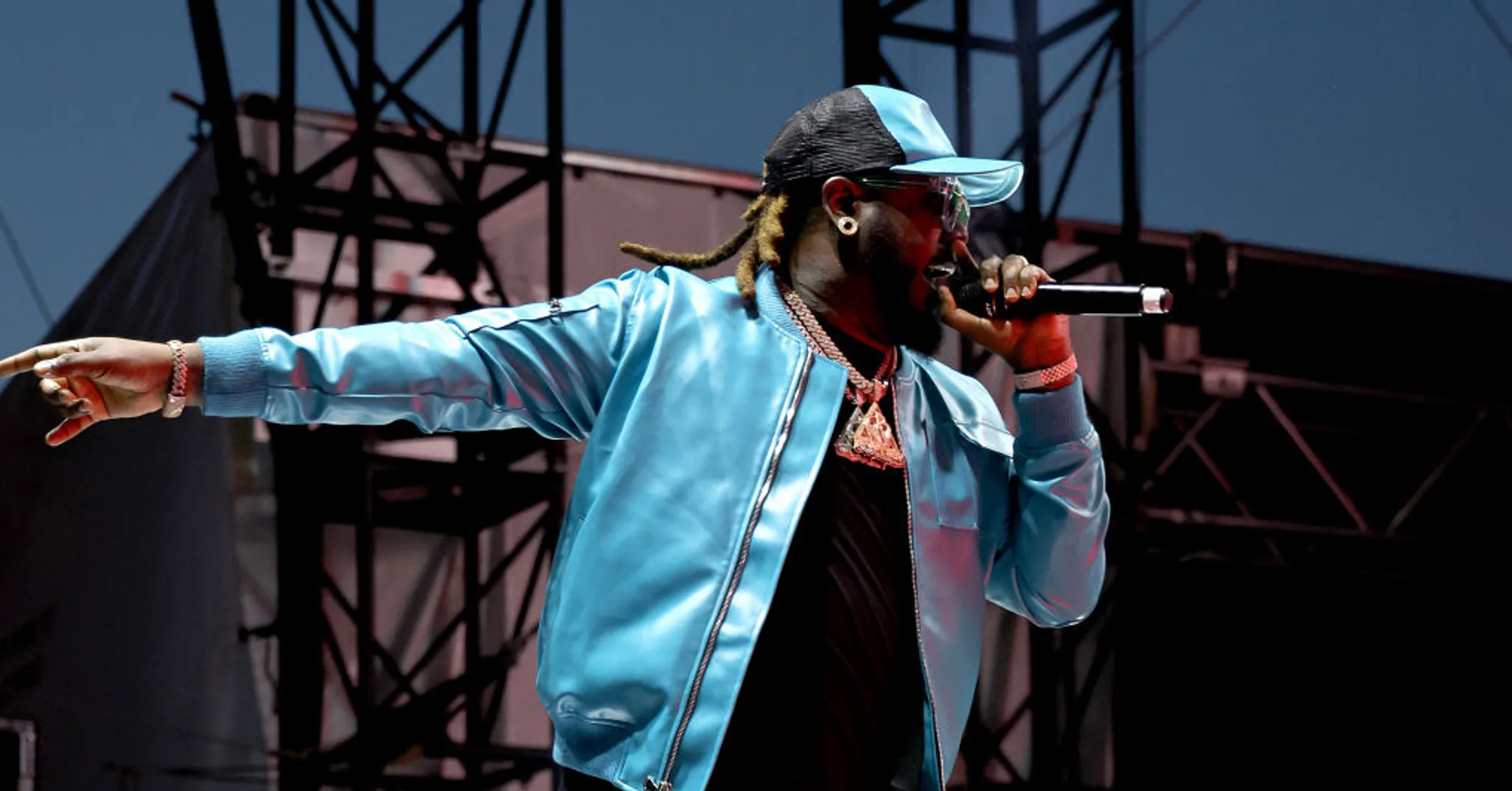 T-Pain Recalls 50 Cent Moisturizing His Hands For Him For Music Vid