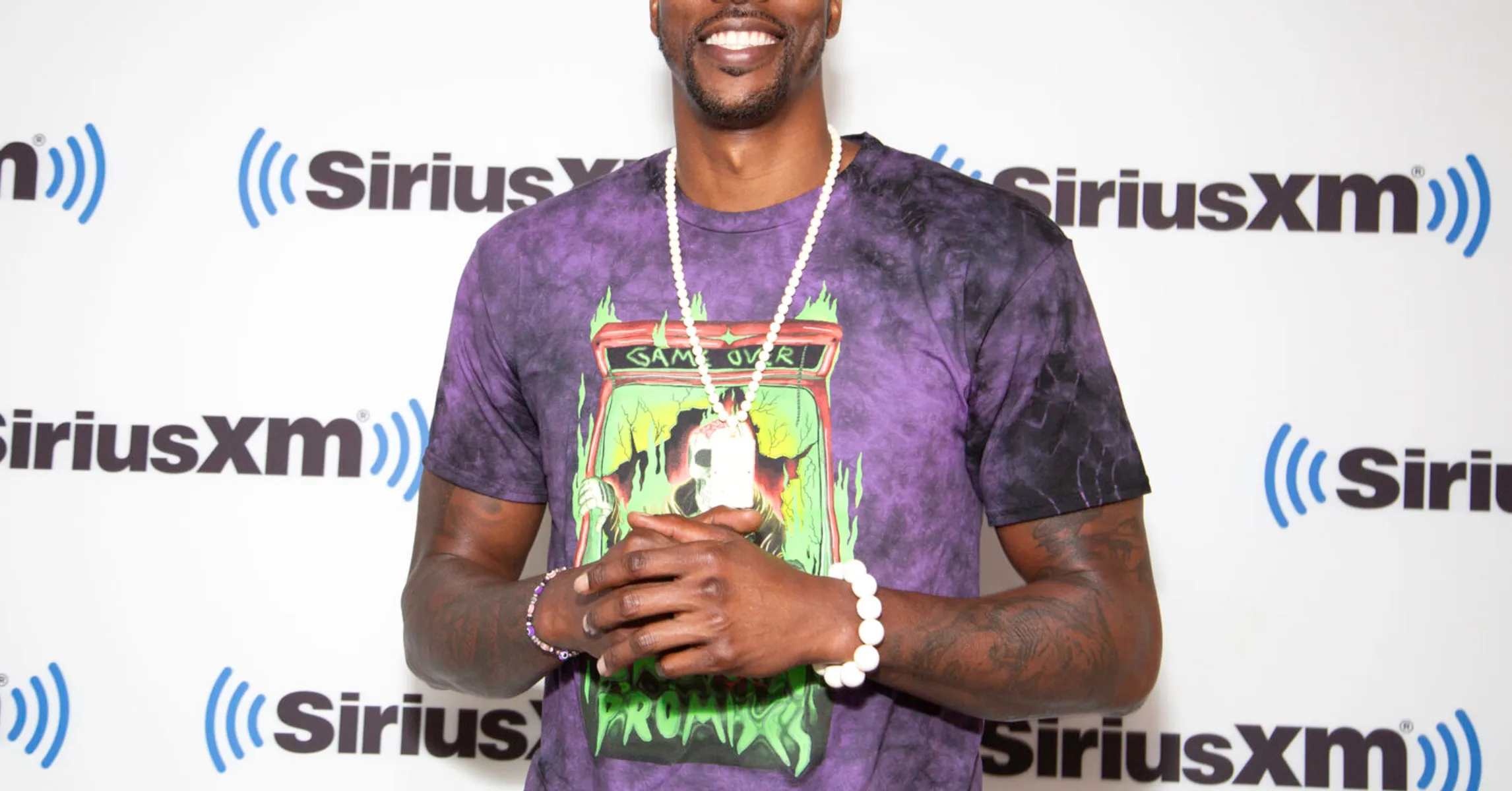 Dwight Howard Flexes His Massive Lakers Championship Ring