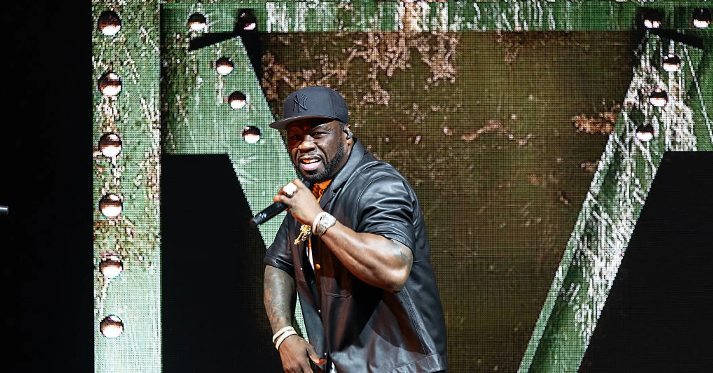 50 Cent's Concert Outfit Change Amazes Fans