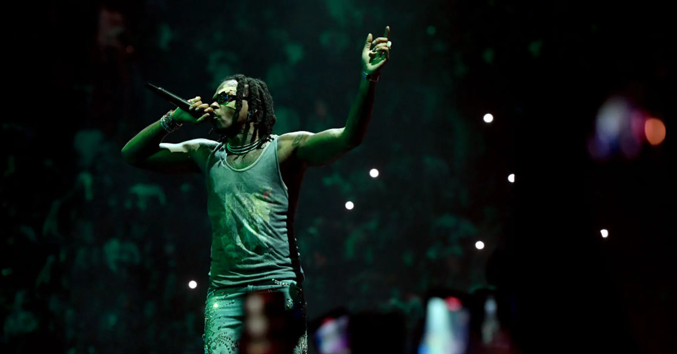 Gunna Performs In LA With "Free Jeffery" Sign And Shows Support For ...