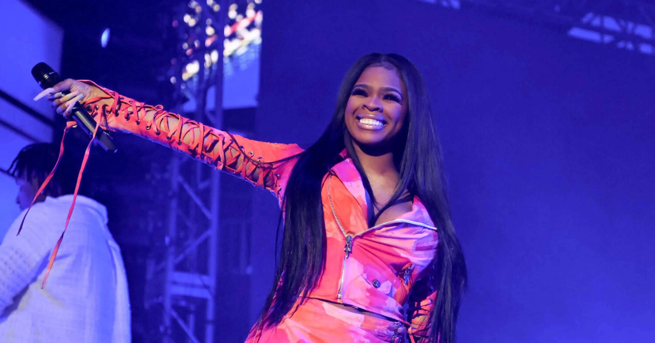 JT Laughs At Her Old Club Outfit In Throwback Pic