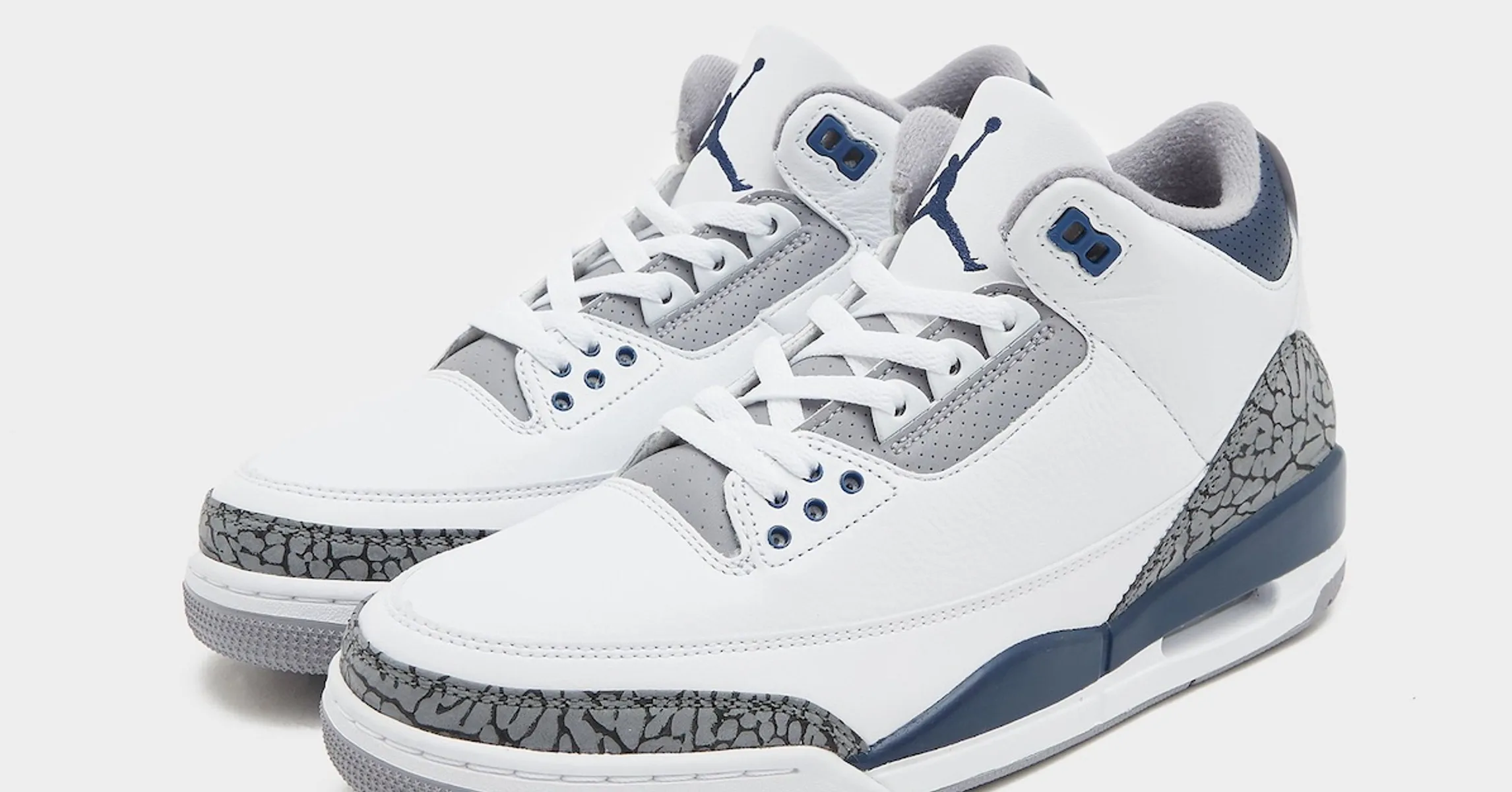 Air Jordan 3 “Midnight Navy” Official Photos Revealed