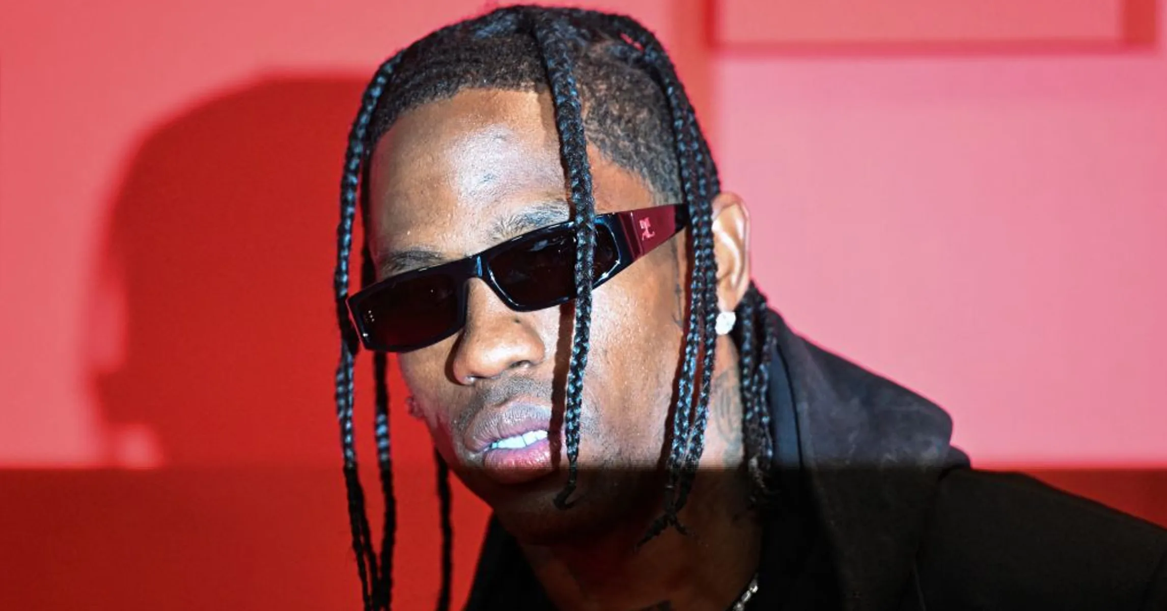 Travis Scott and Rob49 Perform "Topia Twins" Live For The First Time