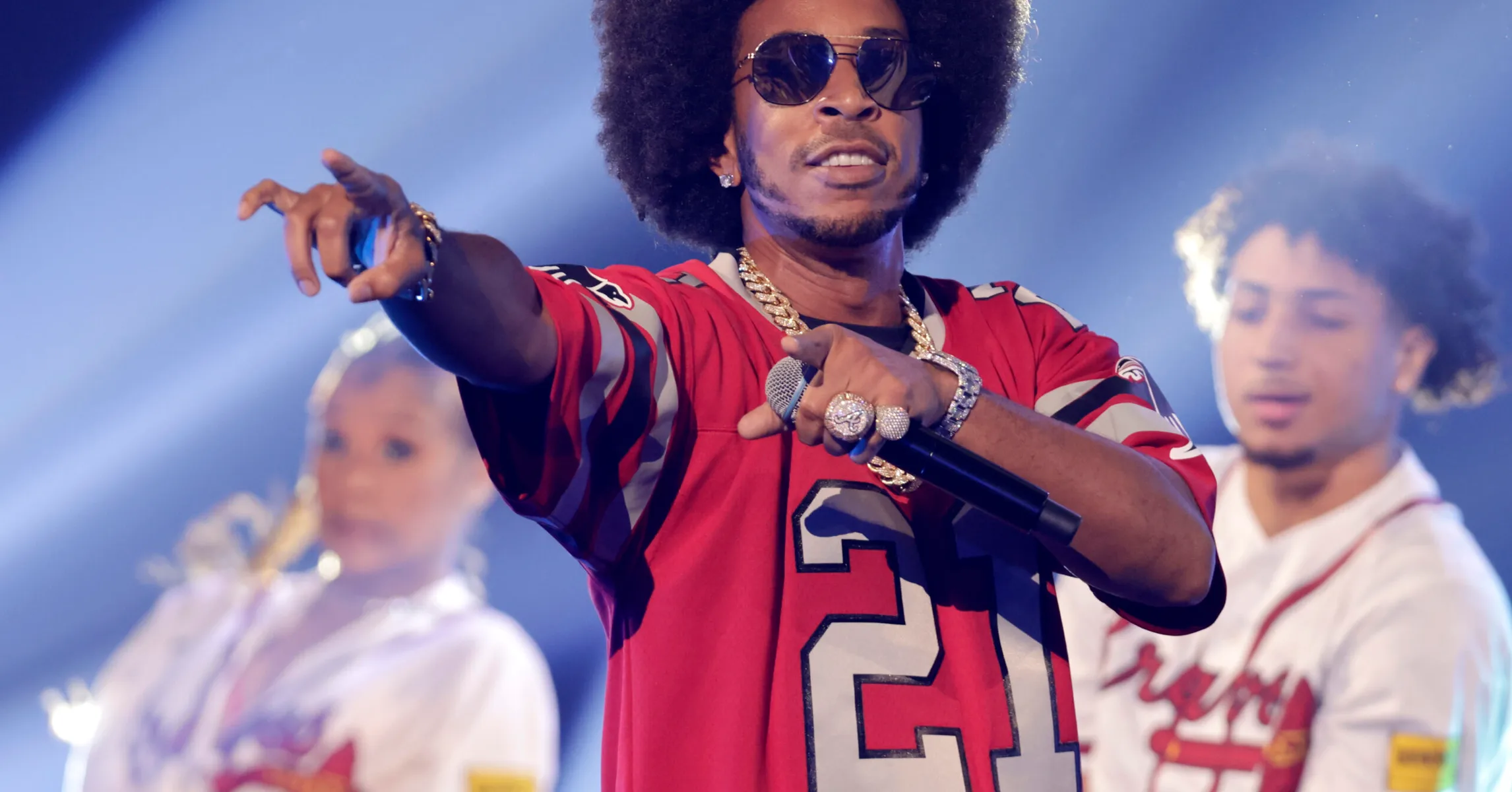 Ludacris Performs "Move B*tch" While Descending From Roof At Falcons' Game