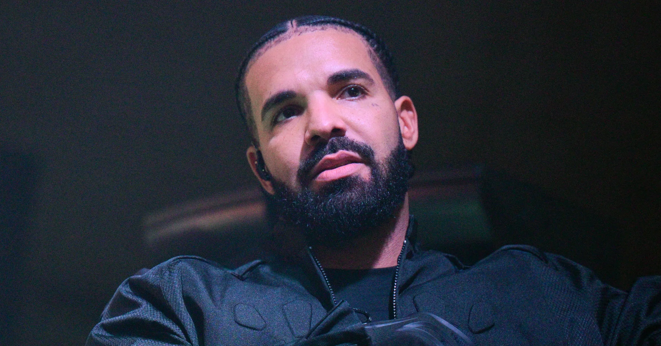 Drake Awkwardly Stares At Back-Flipping Tourist In Turks & Caicos: Watch