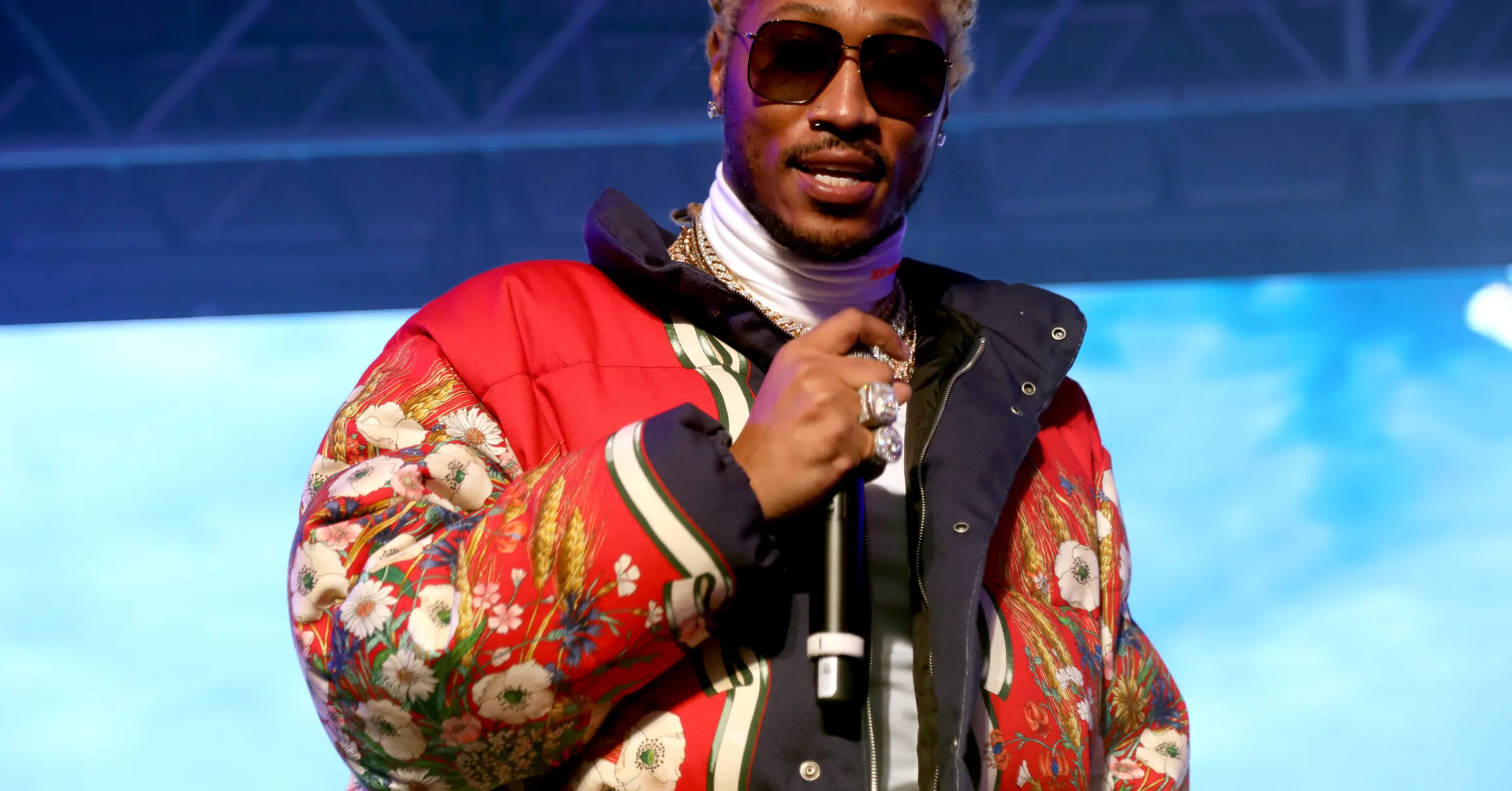 Future Flexes 6 Chains Sporting His Label Freebandz Logo