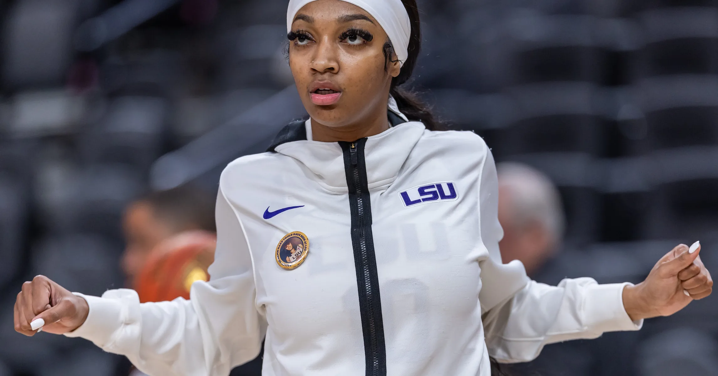 Angel Reese Scores 19 In LSU Return