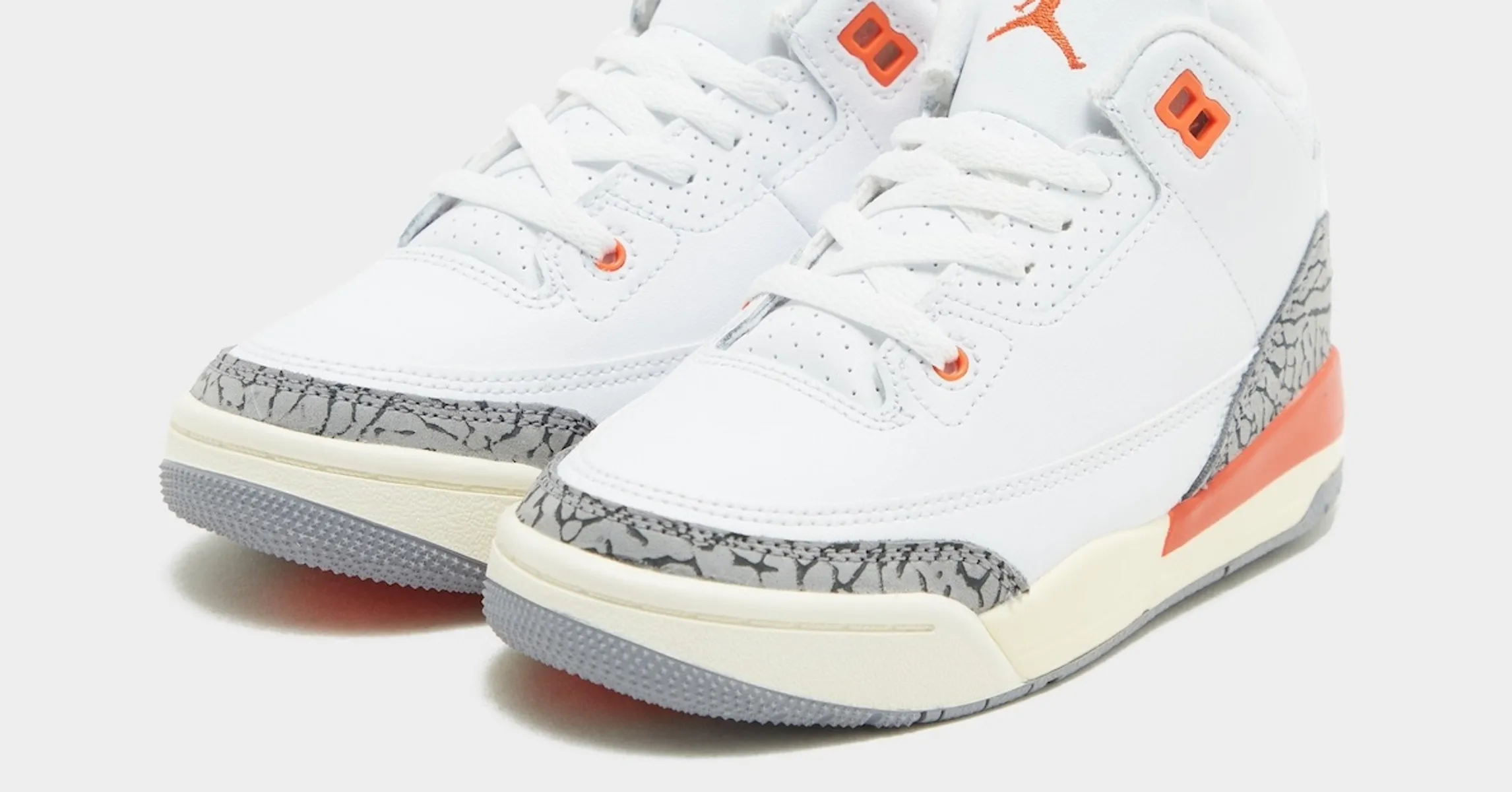 Air Jordan 3 “Georgia Peach” Preschool Sizing Photos