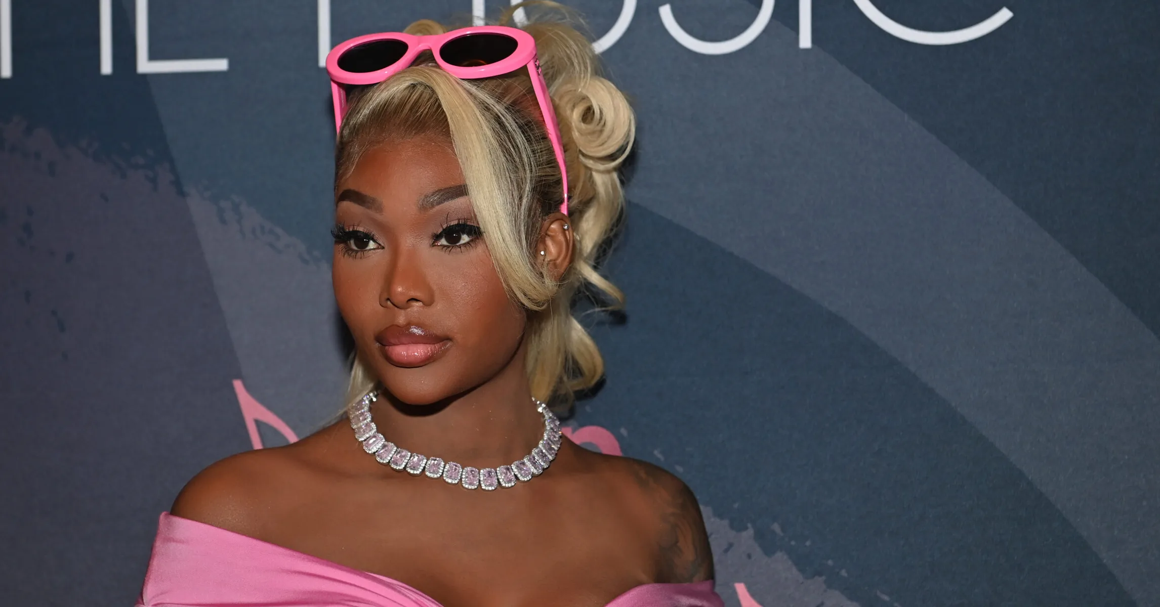 Summer Walker Is Pretty In Pink For Stunning New Photo Dump