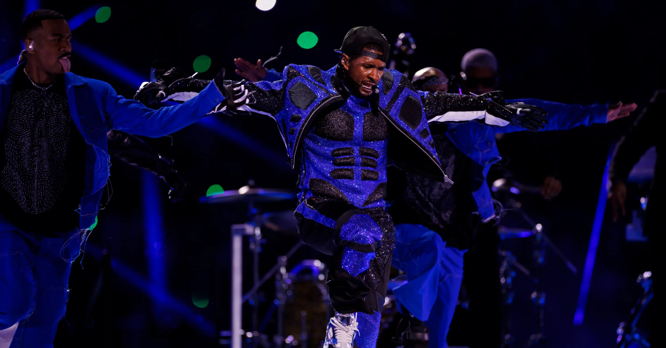Usher Wears Custom Air Jordan 4 "Chrome" For Super Bowl
